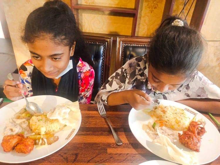 Party for the underprivileged children of Gandaria in Bangladesh – EN ...